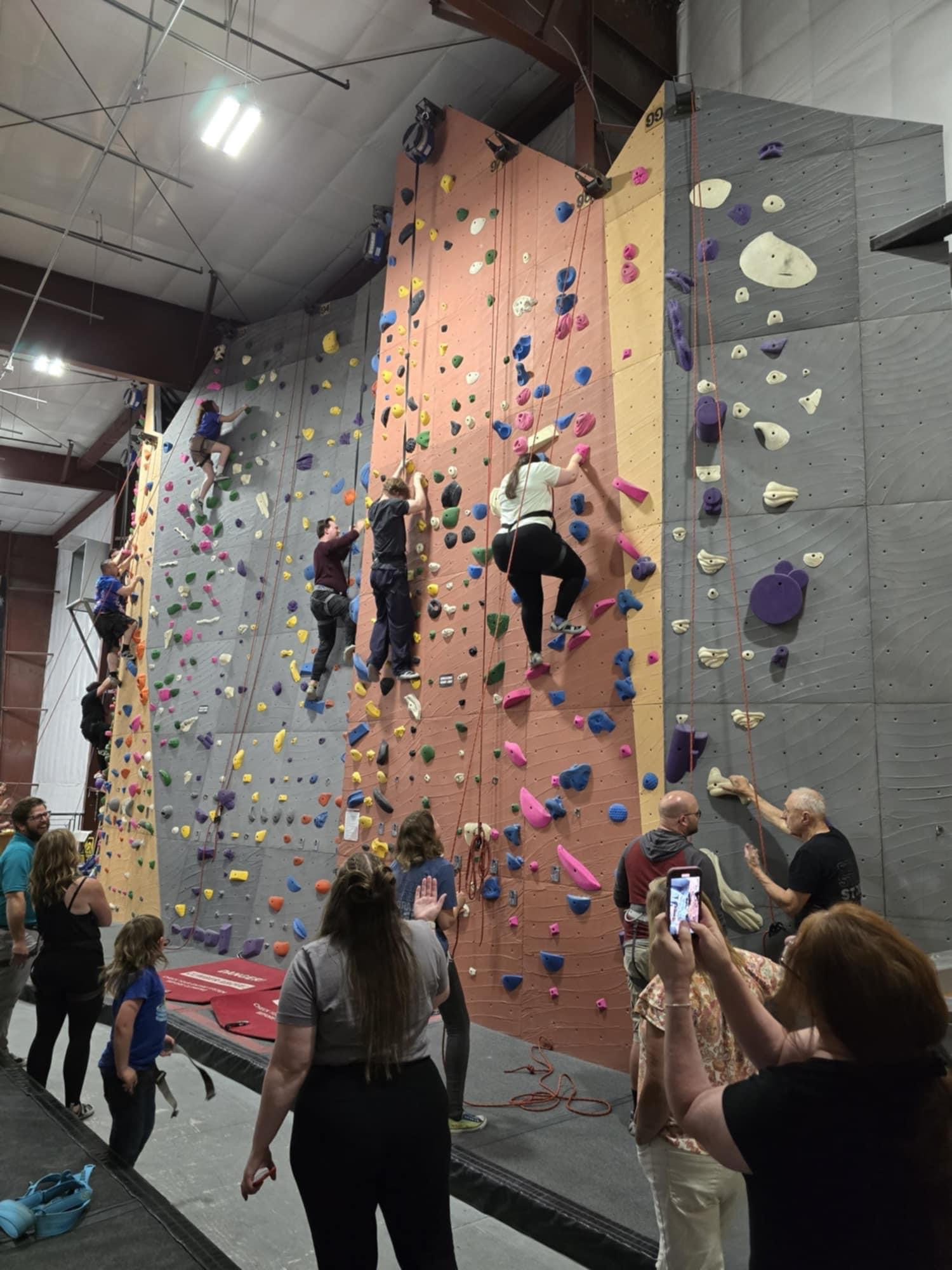 Indoor Rockclimbing image 6