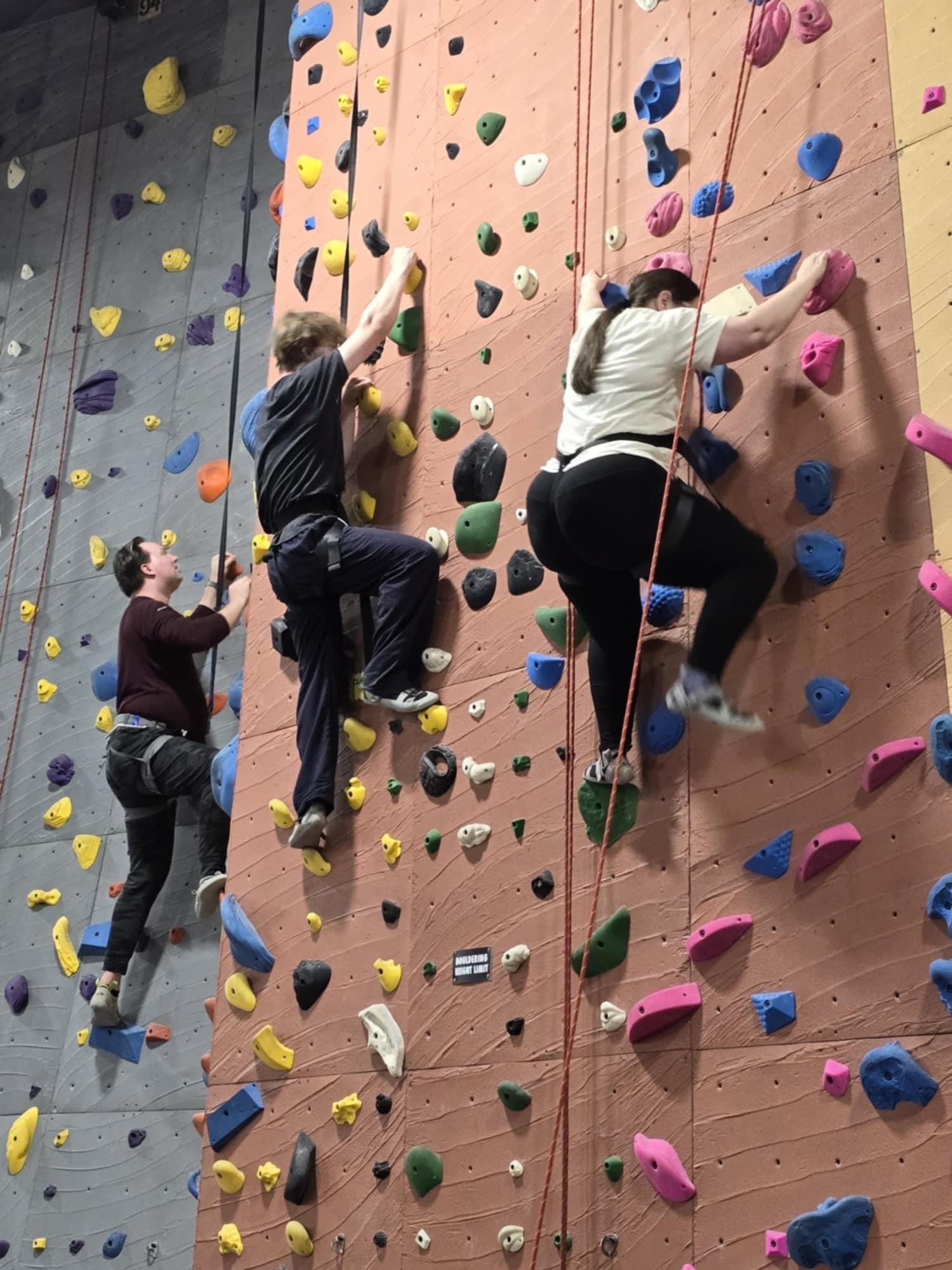 Indoor Rockclimbing image 7